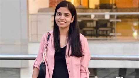 Who Is Riti Kumari 21 Year Old Who Rejected 13 Job Offers For