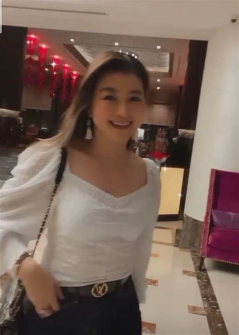 ဆယ်ကျော်သက်လေးတစ်ယောက်လို နုပျိုမှုတွေနဲ့ပြုံးရယ်ပျော်ရွှင်ကာ ချစ်စရာကောင်းလွန်းနေတဲ့ အိန္ဒြာက