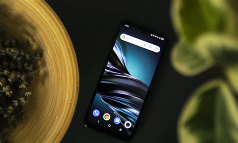 Tcl 305