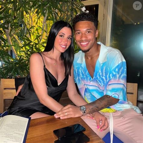 Coralie Porrovecchio enceinte de Boubacar Kamara : en lingerie, elle dévoile son ventre déjà ...
