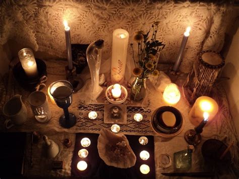 Современный Викканский алтарь | White magic love spells, Altar, Pagan