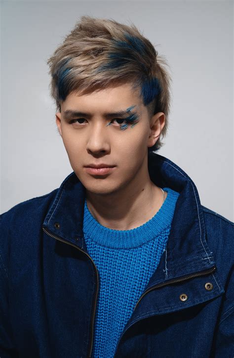 Portrait — Thin Nguyen