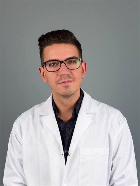 Dr Muntean Maximilian Medici Chirurgie Plastică Estetică Reconstructivă Cluj Napoca