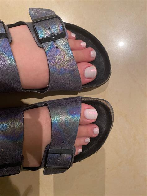 Love Chrome On My Toenails Looks So Cute Two Coats Of Ballerina With