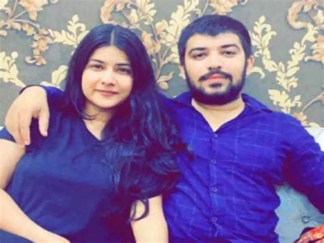 Delhi Dhaba Fridge Murder Man Killed Gf With Data Cable Married Another Woman Same Day