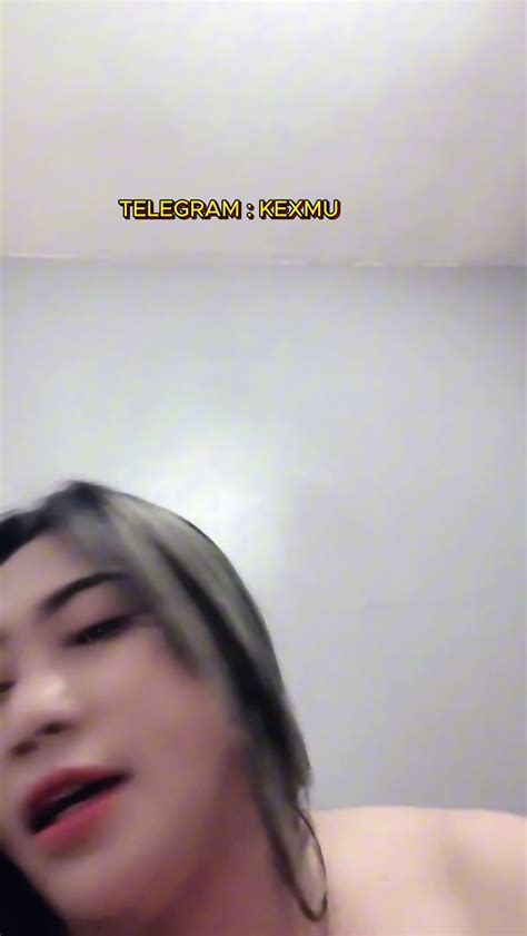 Pantat Besar Semok Dinda Bikin Lemas Ga Tahan