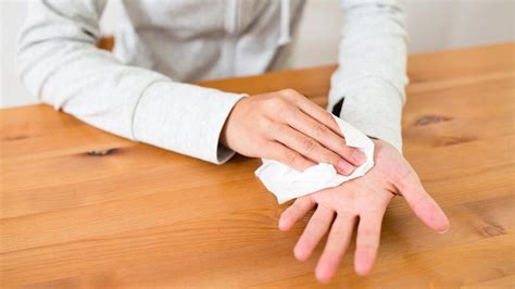 Home Remedies For Sweaty Hands And Feet Onlymyhealth