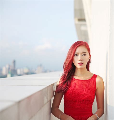 How To Pull Off Red When You Re A Redhead Camille Tries To Blog Camille Tries To Blog