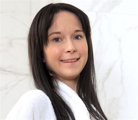 Sweetie Plum Biography Wiki Age Height Career Photos More