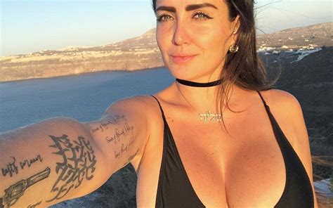 Celia Lora Levanta Pasiones En Esta Prenda Que Remarca Su Figura Puro