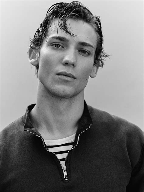 Christopher Einla 16