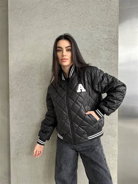 Куртка бомбер — ціна 1215 грн у каталозі Куртки Купити жіночі речі за доступною ціною на Шафі