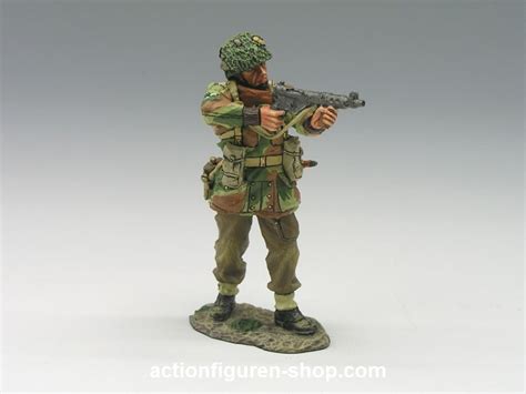 Standing Firing Sten Gun Mg012