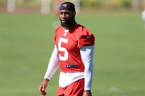 Bucs Olb Haason Reddick Doesnt Care About Public Opinion