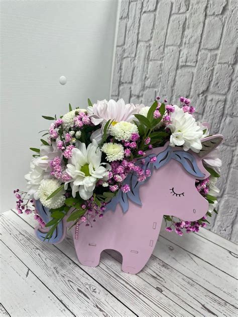 Композиция единорог с цветами в 2024 г | Флористика, Цветочный, Цветы