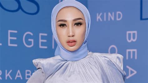 Foto Berburu Formula Hingga Ke Luar Negeri Selebgram Dan Dokter Reza