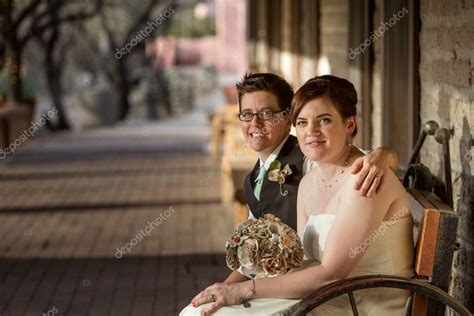 Жених и невеста одного пола стоковое фото creatista