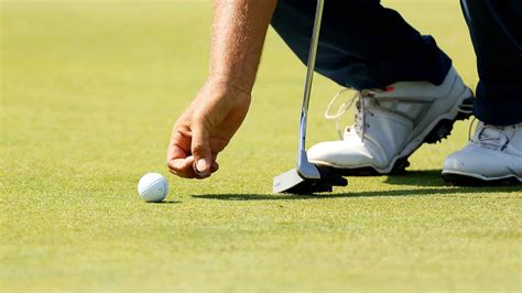 How To Get Into A Proper And Consistent Putting Setup