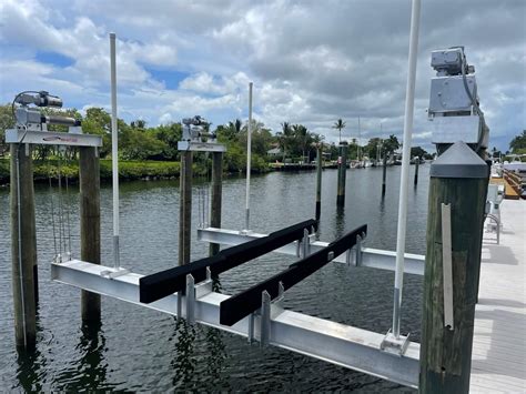 Large Vessel Lifts Intracoastal Marine Construction