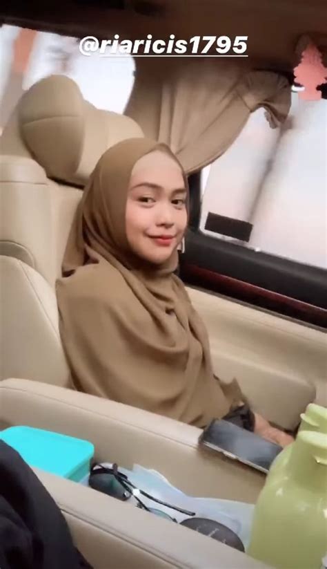 Awek Goyang Dalam Kereta Rayantarofry