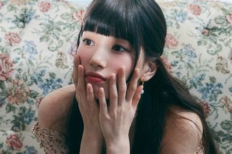 웹툰 찢고 나온 수지 이두나 마리끌레르 코리아 MarieclaireKorea