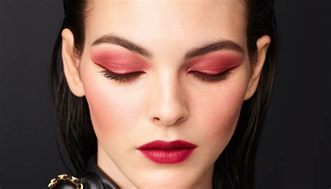 6 Tips To Apply Eyeshadow Like A Pro