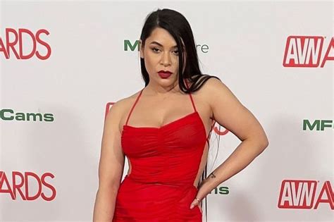 I Love People Sending Me Kinky Sex Requests I Enjoy Fulfilling Their