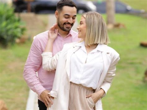 Mulher Tenta Sensualizar Pro Marido E Cai No Chão Após Pressão Baixar