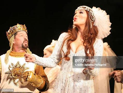 27 Clay Aiken Hannah Waddingham Make Their Broadway Debut In Spamalot