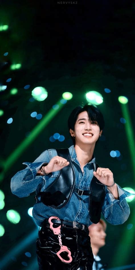 Han Wallpaper 🐿️ Chicos Famosos Hombres Hermosos Chicos Coreanos