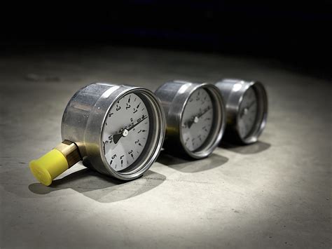 Custom Vacuum And Pressure Gauges With 63mm Face Liquid Filled For