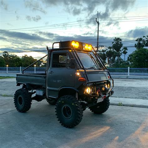 Custom Off Road Truck With Lights ชุดวิ่ง กระบะดีเซล รถกระบะ