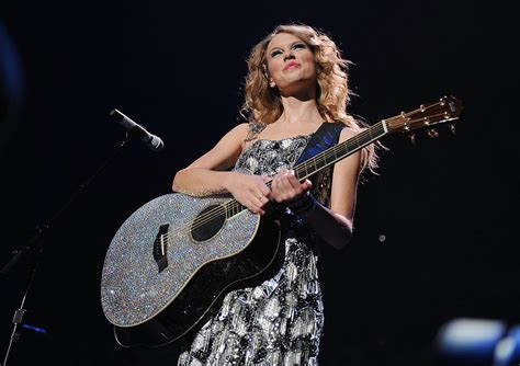 Ranking Taylor Swift Fearless Songs From Best To Worst