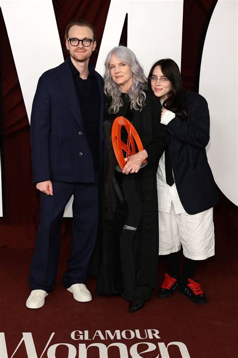 Billie Eilish Supports Beautiful Actress Mother In Stunning Red Carpet