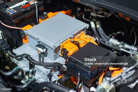 전기 자동차의 엔진의 세부 사항 에코 자동차 엔진의 전기 시스템 자동차 부품 개념 배터리 전원에 대한 스톡 사진 및 기타 이미지 배터리 전원 전기 자동차 대체 연료
