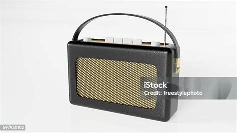 오래된 라디오 수신기 흰색 배경에 고립 된 빈티지 전기 튜너 0명에 대한 스톡 사진 및 기타 이미지 0명 3차원 형태 고풍스런 Istock