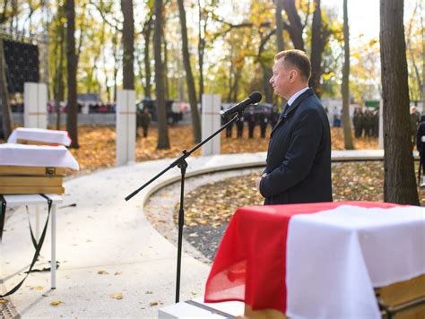 Dzisiaj pogrzeb Obrońców Westerplatte na nowym cmentarzu