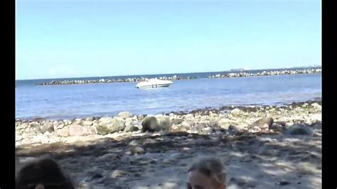 Zwei Madchen Am Strand Mit Einem Vibrator Reine Nuttig Xhamster