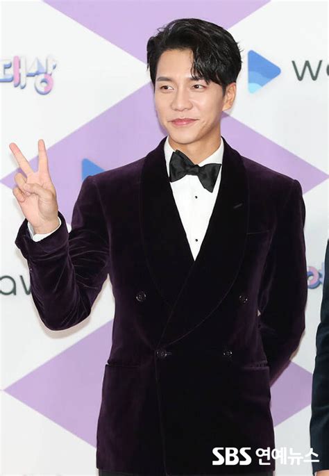 이다인과 열애 이승기 17년 몸 담은 후크엔터와 이별