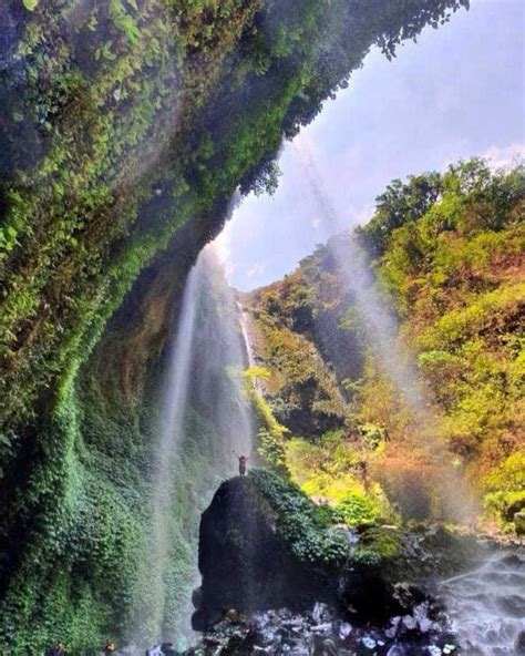 6 Wisata Air Terjun Di Indonesia Dengan Pesonanya Yang Indah