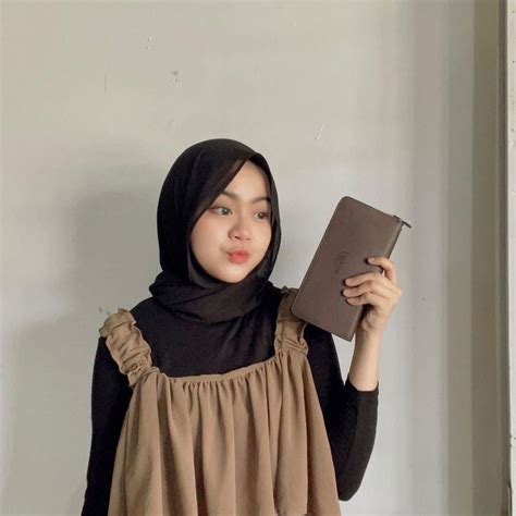 Iskandar adlı kullanıcının Gadis Melayu Yang Cantik cantik panosundaki Pin