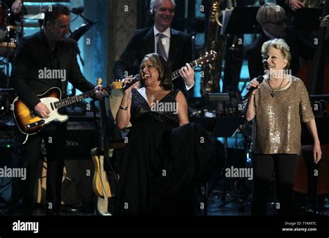 Bruce Springsteen Darlene Love And Bette Midler Perform At The Rock