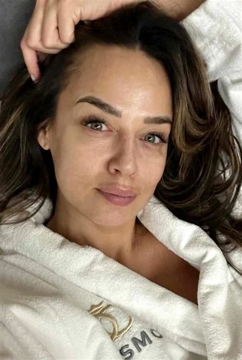 Andreea Raicu A Fost Protagonista Unui Pictorial Nud A Pozat Mai îndrăzneț Ca Oricând