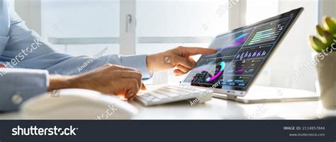 데이터 분석 Kpi 대시보드를 사용한 데이터 스톡 사진 2114857844 Shutterstock