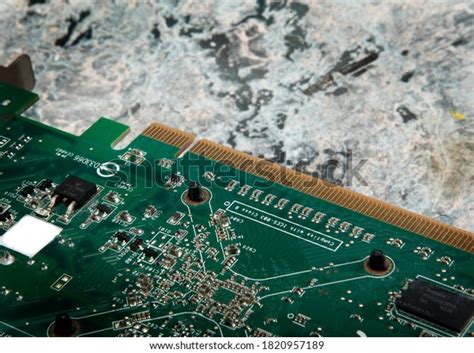 Monolithic Integrated Circuit 43 Images Photos De Stock Objets 3d Et Images Vectorielles