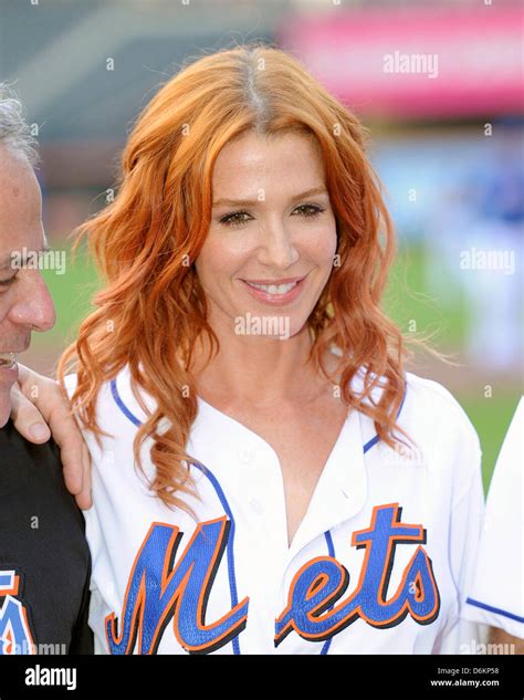 Poppy Montgomery Without A Trace Stars At Citi Field To Watch The New