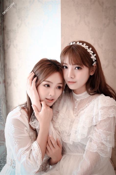 双生姐妹花的私生活，清纯甜蜜妙不可言美之图