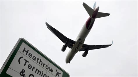 Стачката на лондонското летище Хийтроу” се отлага