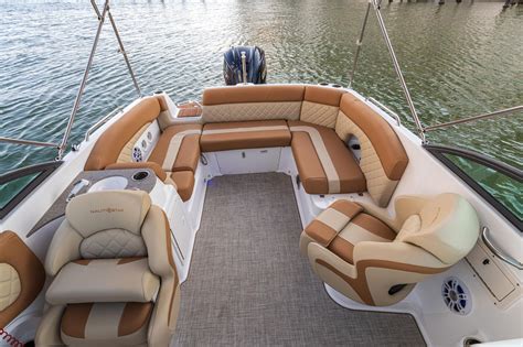 2025 Nauticstar 243 Dc Deck Holiday Harbor