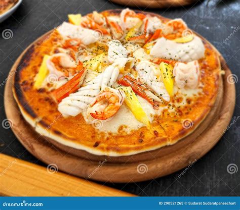 Vegetable Ham Mushroom Pizza Stock Image Image Of Sausage Thai